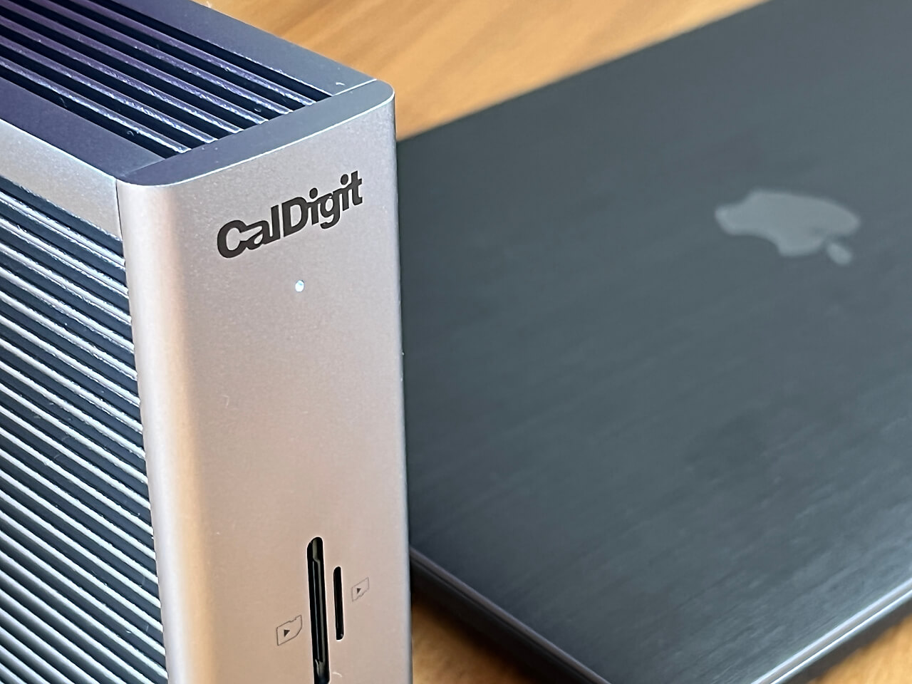 CalDigit TS4レビュー！MacにおすすめのThunderbolt4ドック | シキログ