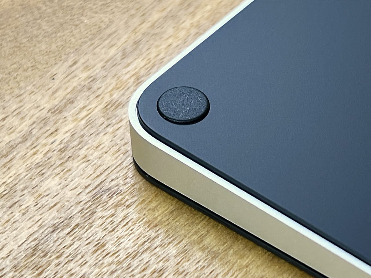 Magic Trackpad 3 ブラックレビュー！変更点とメリット・デメリット | シキログ