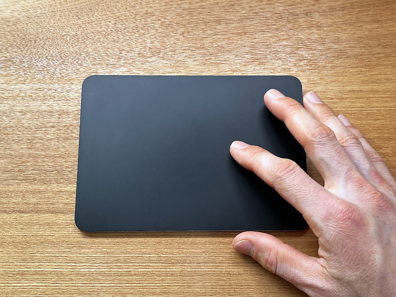 Magic Trackpad 3 ブラックレビュー！変更点とメリット・デメリット | シキログ