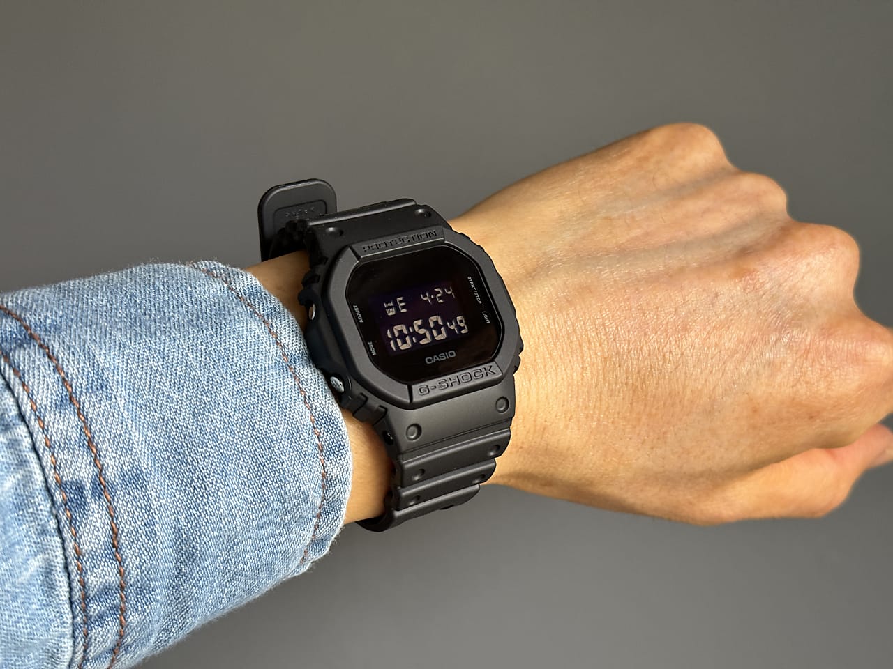 DW-5600UBB-1JF レビュー！進化したオールブラックG-SHOCK・旧型との違いを紹介 | シキログ